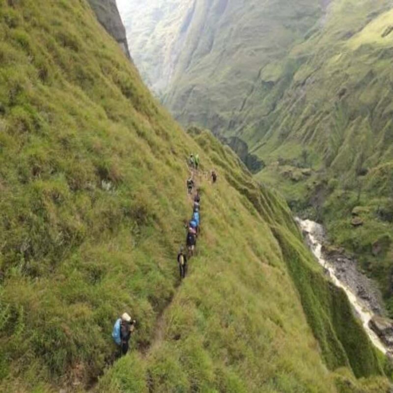 Mount Rinjani Trekking 3D/2N Via Sembalun Finish Torean - Key Points