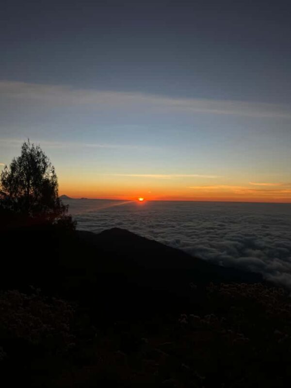 Mount Rinjani : Trekking Rinjani Senaru Crater Rim - The Sum Up