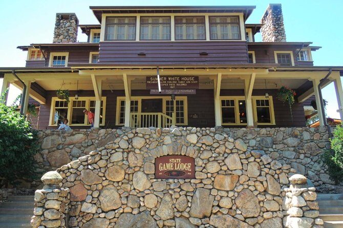 Mount Rushmore and Black Hills Tour with Two Meals and a Music Variety Show - Wrapping Up at Fort Hays and the Evening Entertainment