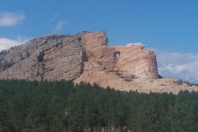 Mount Rushmore and Black Hills Tour with Two Meals and a Music Variety Show - Analyzing the Value and Experience