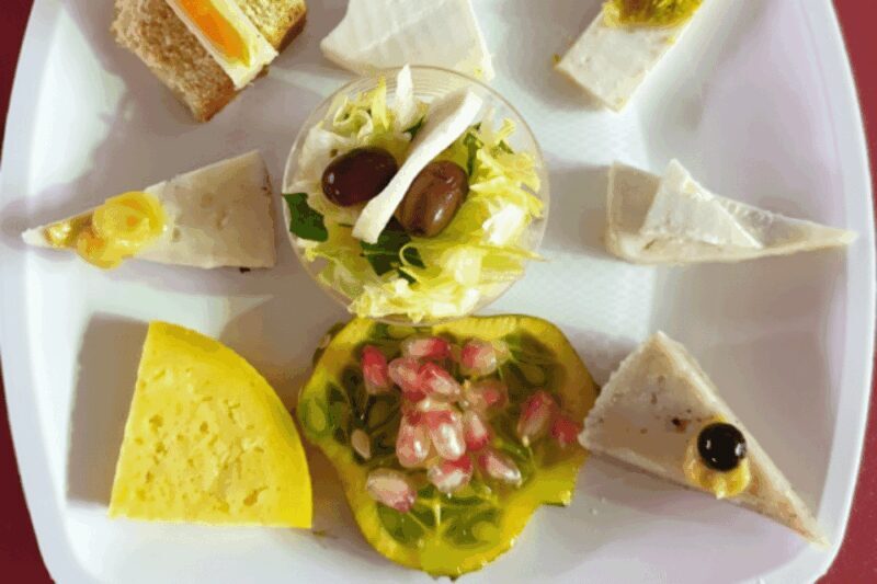 MOZZARELLA WITH YOUR OWN HANDS, EXPERIENCE ON THE FARM - The Cheese Tasting and Local Flavors