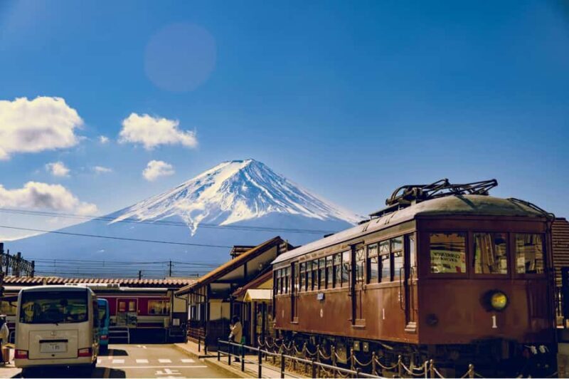 Mt. Fuji Scenic Train & Lake Kawaguchi Day Tour from Tokyo - The Itinerary: A Day Designed for Photographers and Sightseers