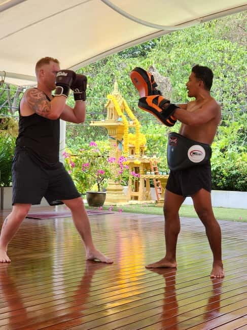 Muay Thai Boxing Class for Beginners - Workout and Technique Focus