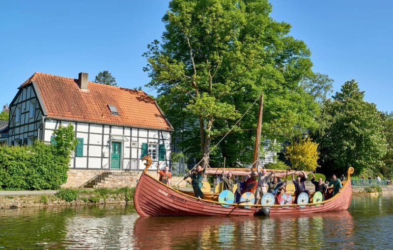 Mülheim an der Ruhr: embark on a rowing adventure with our Viking ship! - The Experience on the Water