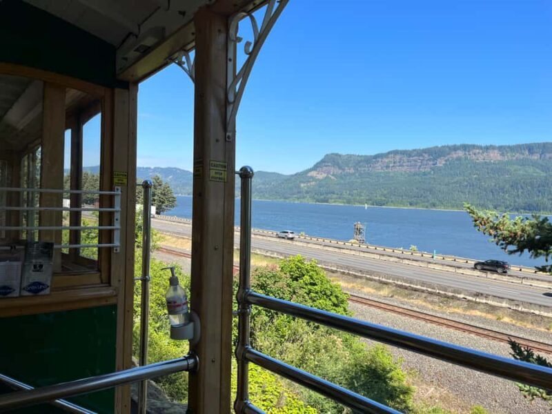 Multnomah Falls: Waterfall Corridor Hop-On Hop-Off Trolley - An In-Depth Look at the Waterfall Corridor Trolley Experience
