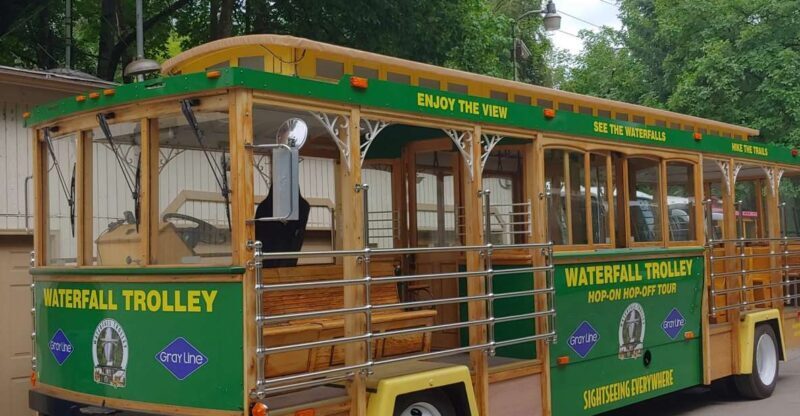 Multnomah Falls: Waterfall Corridor Hop-On Hop-Off Trolley - The Experience: A Scenic Ride Through Waterfall Country