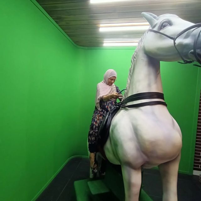 Mumbai: Bollywood Studio Guided Tour with Tickets - The Price and Value