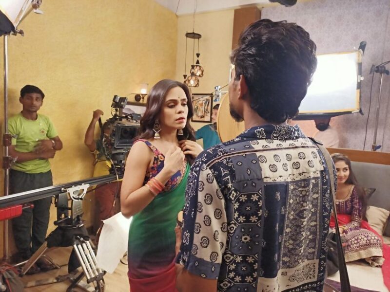 Mumbai: Bollywood Studio Guided Tour with Tickets - The Sum Up