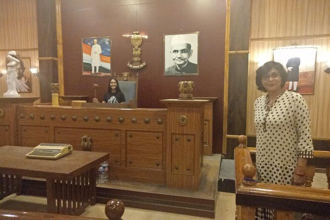 Mumbai Bollywood Studio Tour in Private Vehicle - Key Points