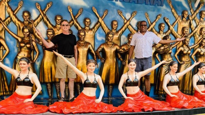 Mumbai: Bollywood Tour in Mumbai Film City - The Dance Show and Interactive Fun