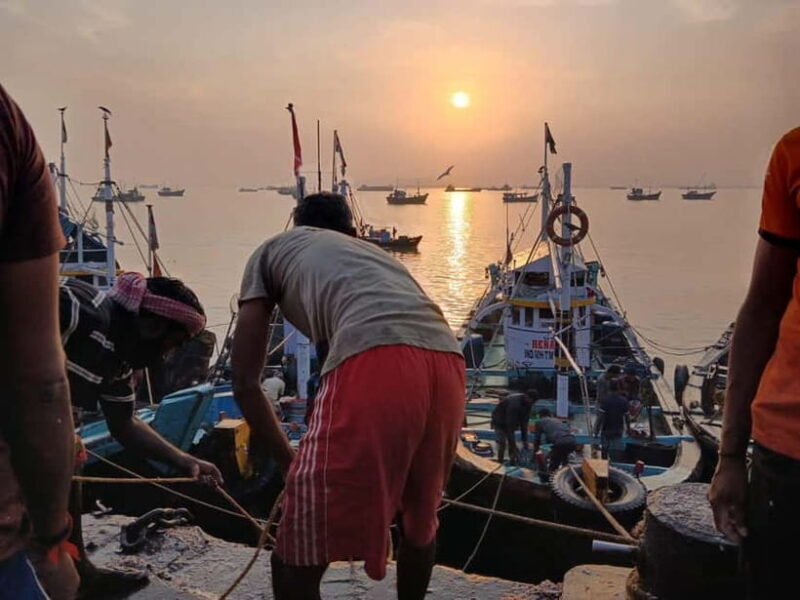 Mumbai City At Dawn, Visit the Unexplored Spots. - Transportation and Logistics
