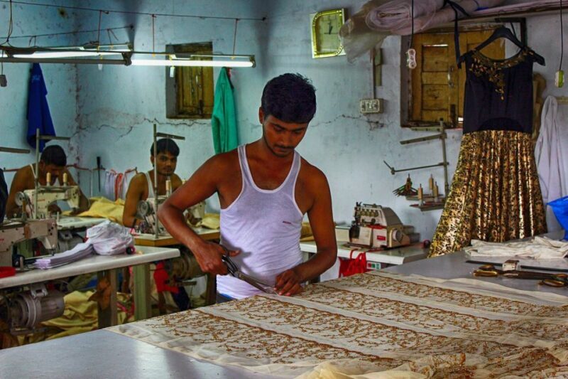Mumbai: Dharavi Slum Slumdog Millionaire Tour with a Local - Key Points