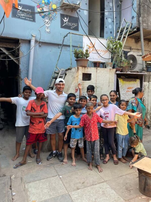 Mumbai: Dharavi Slum Walking Tour With Local Guide - Key Points