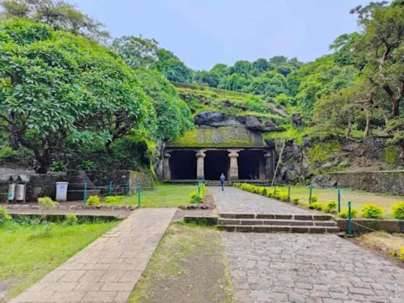 Mumbai: Elephanta Caves Guided Tour with Ferry & Lunch - Seamless Pickup and the Journey Begins