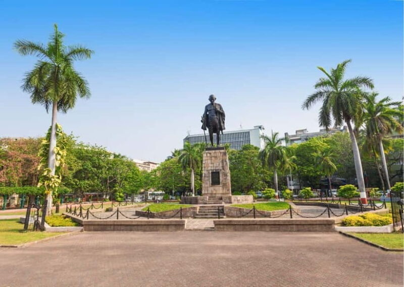 Mumbai: Fullday Private Guided Sightseeing Tour by Car - Wealth & Extravagance: Antilia & More