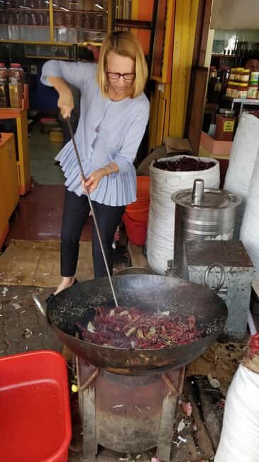 Mumbai: Guided Tour with Bollywood Dance & Lunch - An Immersive Taste of Mumbai in Just Three Hours