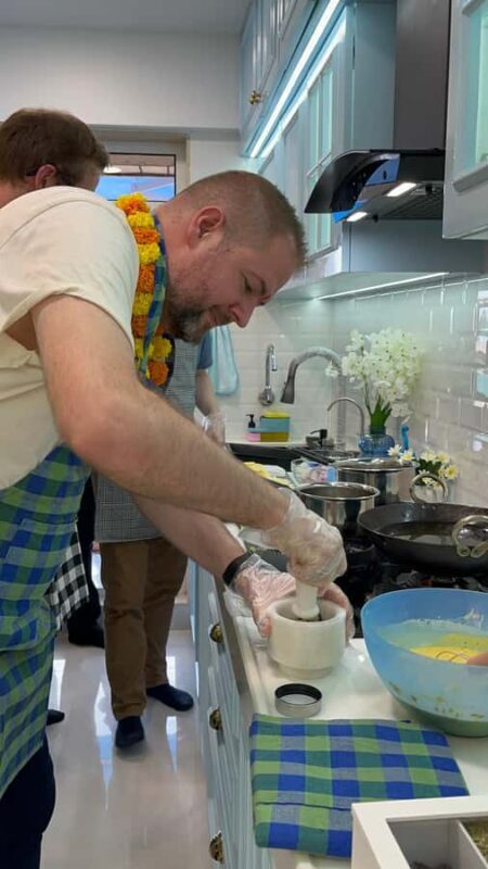 Mumbai: Indian Chai & Pakora Cooking Class in a Local Home - Practical Details