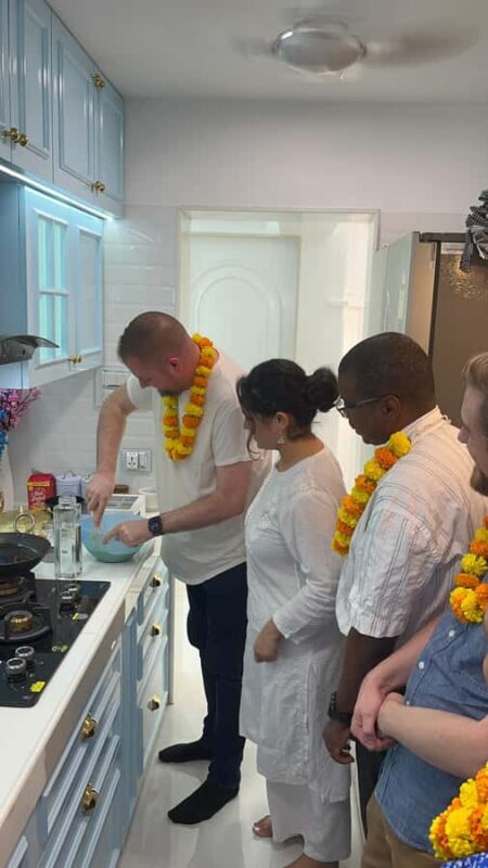 Mumbai: Indian Chai & Pakora Cooking Class in a Local Home - FAQs