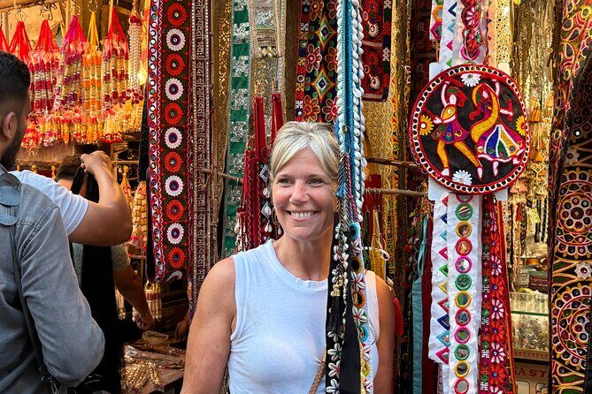 Mumbai Market and Temple Tour With Local Street Food - Starting Point and First Impressions