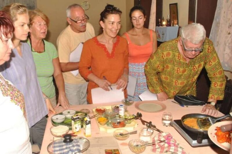 Mumbai: Private Bollywood Studio Tour & Indian Cooking Class - What Makes This Tour Stand Out