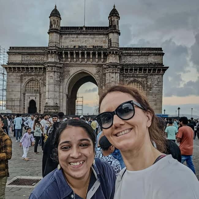 Mumbai: Private Sightseeing Tour & Slum Tour with a Local - Key Points