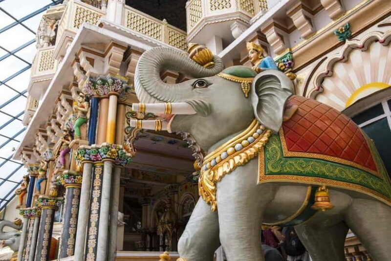 Mumbai: Private Sightseeing Tour & Slum Tour with a Local - Inside the Tour: What You Can Expect