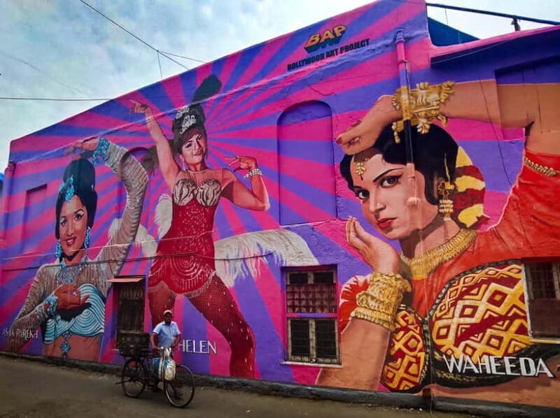 Mumbai: Siddhivinayak Temple, Bandra, Juhu Chowpatty - Who Should Consider This Tour?