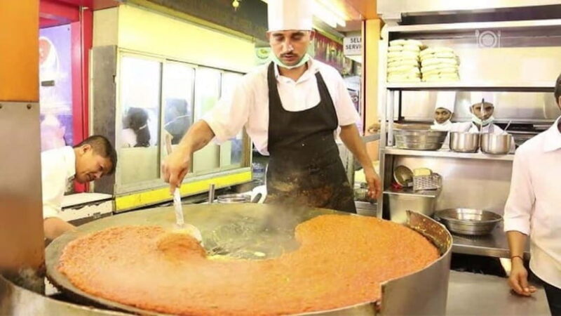 Mumbai Street Food & Beach Tour with 10+ Tastings - Key Points