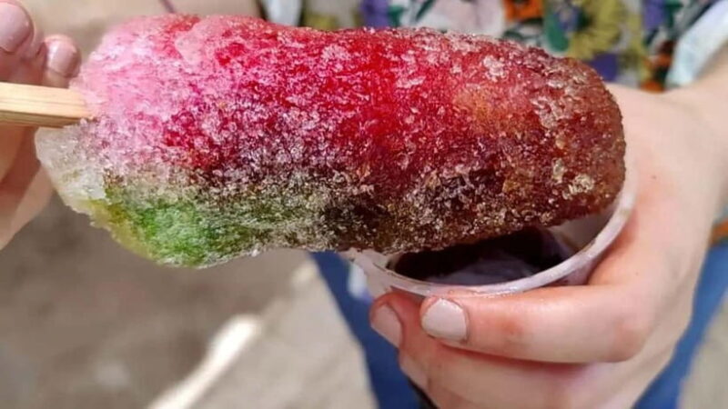 Mumbai Street Food & Beach Tour with 10+ Tastings - The Beach Element: Juhu Beach