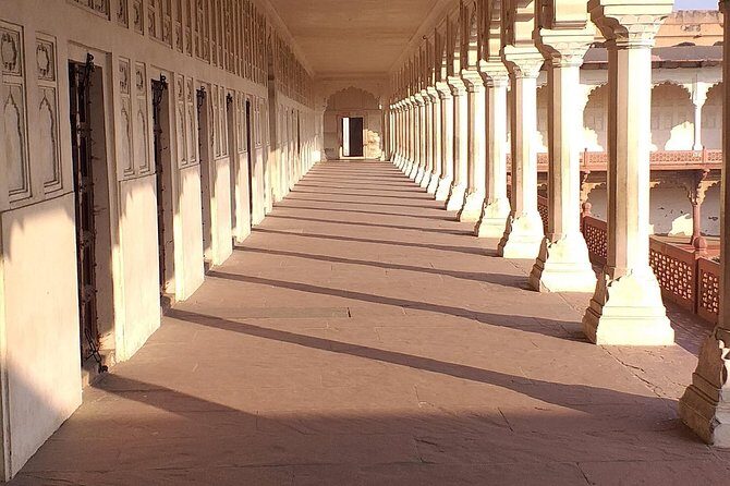 Mumbai to Agra Taj Mahal Day Trip with Return Flights and Lunch - Who Should Consider This Tour?