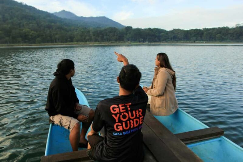 Munduk: Twin Lake Jungle Hike, Ulun Danu Temple, & Waterfall - Starting Point and First Photo Stop: Twin Lake Viewpoint
