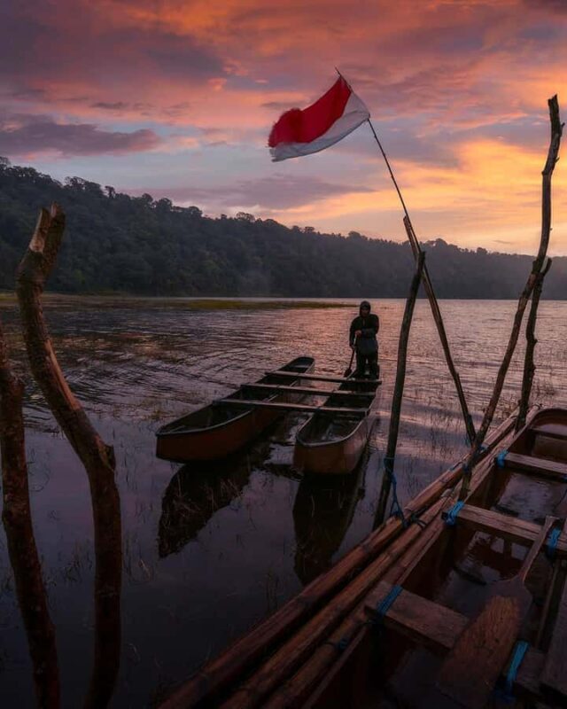 MUNDUK:Tamblingan lake Canoieng & Sunrise tour - Key Points