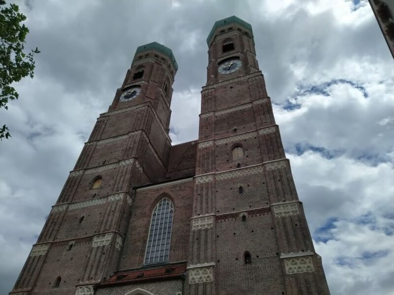Munich: Bavarian Beer Walking Tour with Samples - Introduction to Munichs Beer Roots