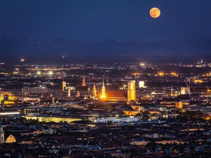 Munich: Christmas Market Magic Walking Tour with a Local - Key Points