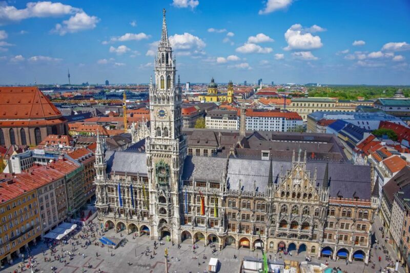 Munich City: Marienplatz and English Garden Walking Tour - Key Points