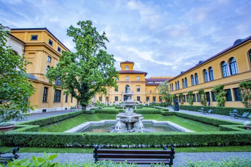 Munich: Express Walk with a Local in 90 minutes - FAQ