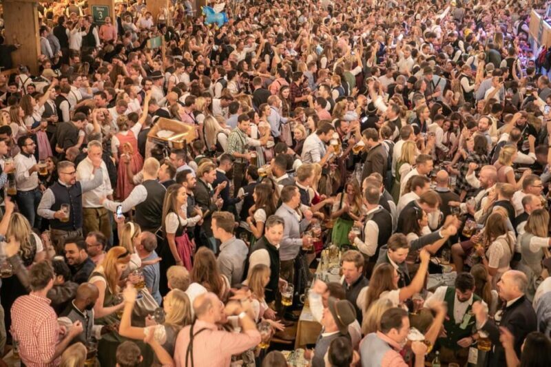 Munich: Oktoberfest Big Beer Tent Evening including table reservation - Key Points