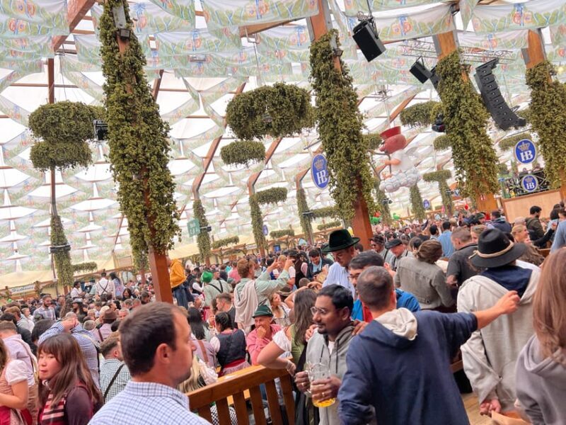 Munich: Oktoberfest Tour & Big Beerhall Evening Reservation - Key Points