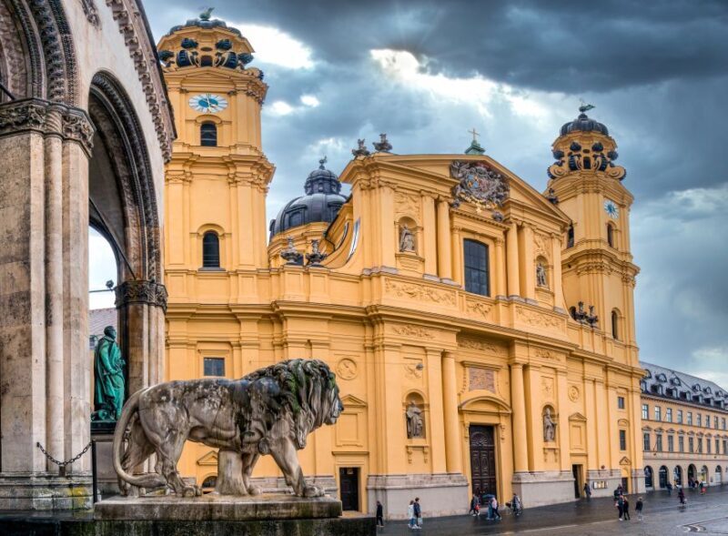 Munich: Old Town Highlights Private Walking Tour - Discovering Munich’s Old Town: What You Can Expect