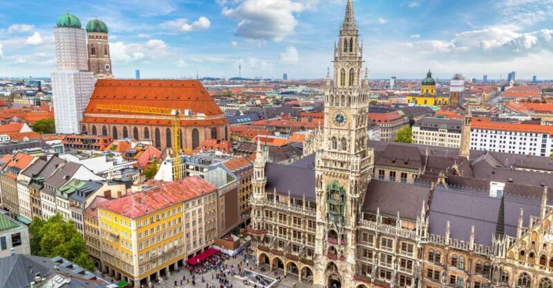 Munich: Old Town & Viktualienmarkt City Walk in German - An Energetic Introduction to Munich’s Heart