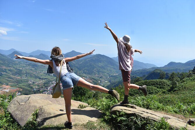 Muong Hoa Valley View & Village Trek in Sapa 1 Day - Lunch and Closure: Sampling Local Flavors