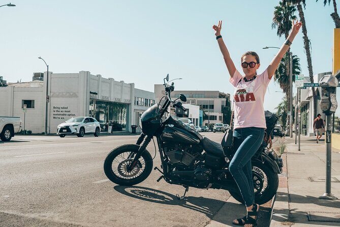 Murals and Graffiti Photoshoot - Posh Melrose with a Photographer in Los Angeles - Delving into Other Noteworthy Murals