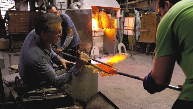 Murano: Glass Blowing Demonstration and Artistic Glass Gift - The Complimentary Handmade Gift