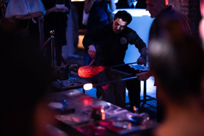 Murano: Glass Blowing Demonstration with Optional Drinks - Key Points