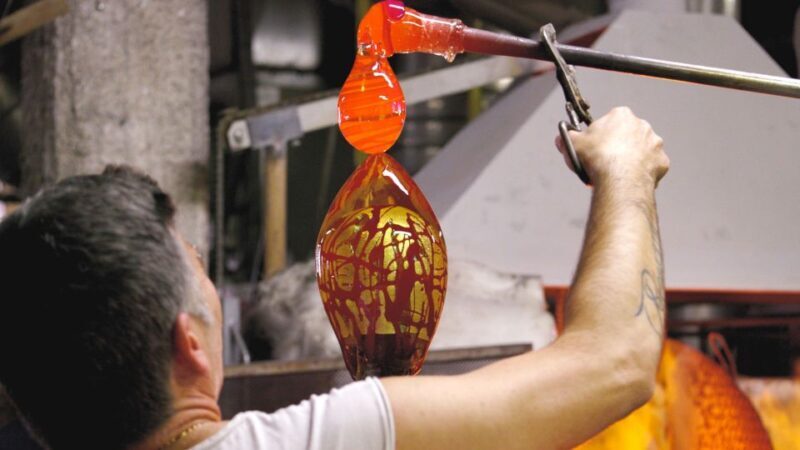 Murano: make your item with a glass master and take it home - Practical Details and Logistics