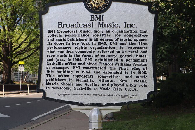 Music Row Walking Tour - An Honest Look at the Music Row Walking Tour in Nashville