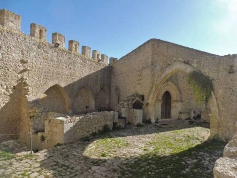 Mussomeli: Manfredonic Castle and Churches Walking Tour - Key Points