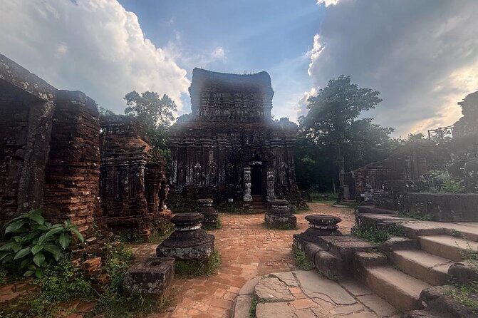 My Son sunset small group tour with boat trip - The Sunset Boat Cruise: A Relaxing Closure