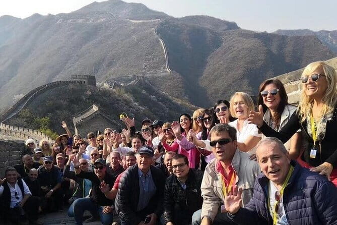 MyBus: Mutianyu Great Wall coach Tour with guide, lunch, ticket. - Key Points