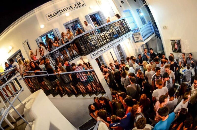 Mykonos Bar Crawl with a Local - In-Depth Look at the Mykonos Bar Crawl